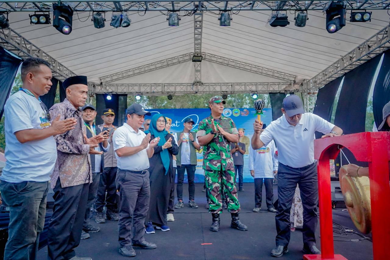 Resmi, Bupati Buka Festival Transmigrasi Wasile 2025, Ketua Panitia ...